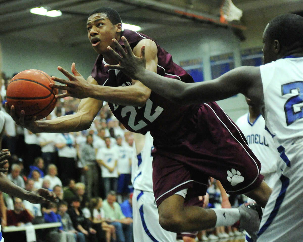 Thunder Dan: Bethel's Garvin an emerging star at Bryant