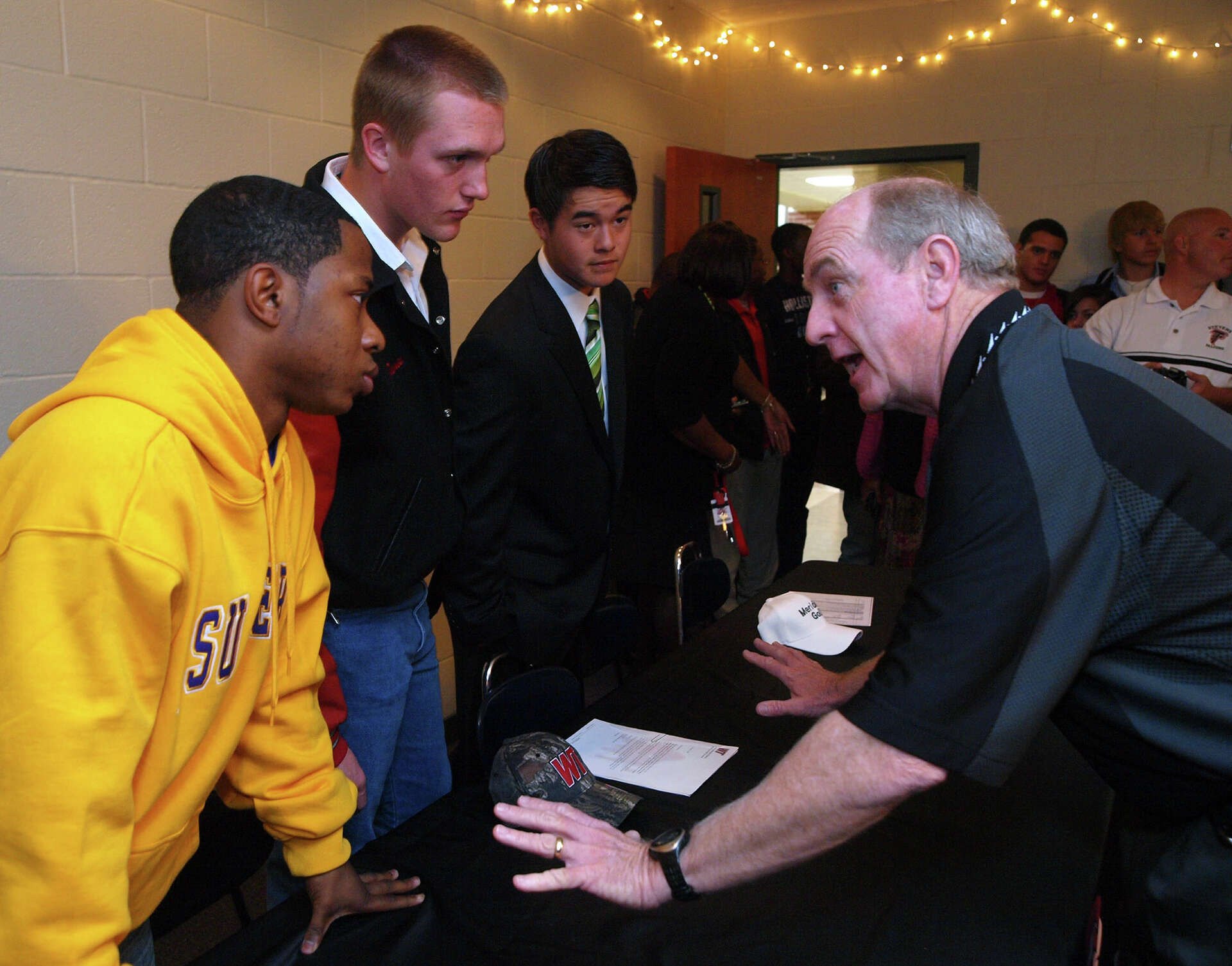Bridges leaves Stevens to coach at Leander