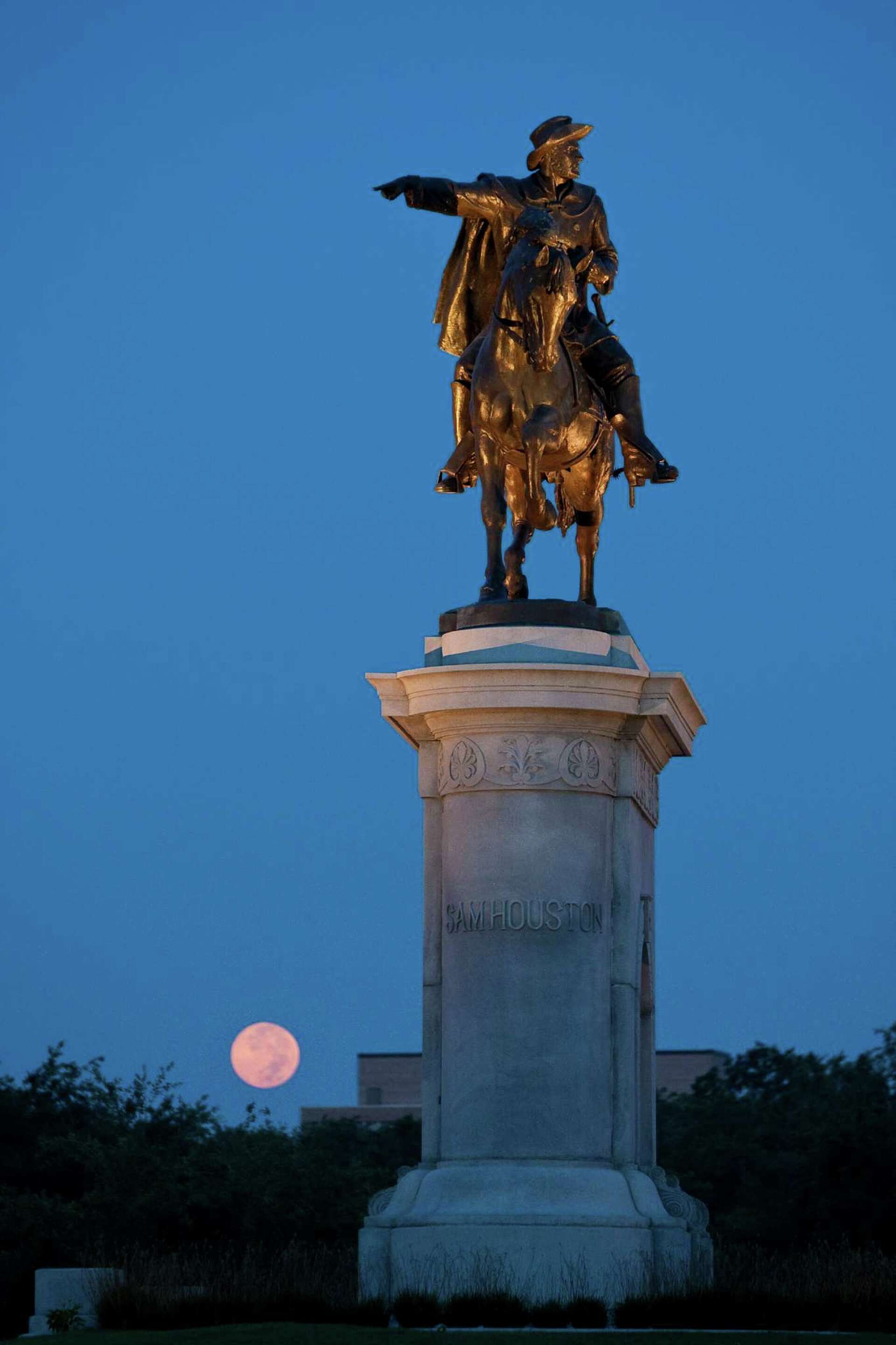 Best Dressed profile: Isabel David