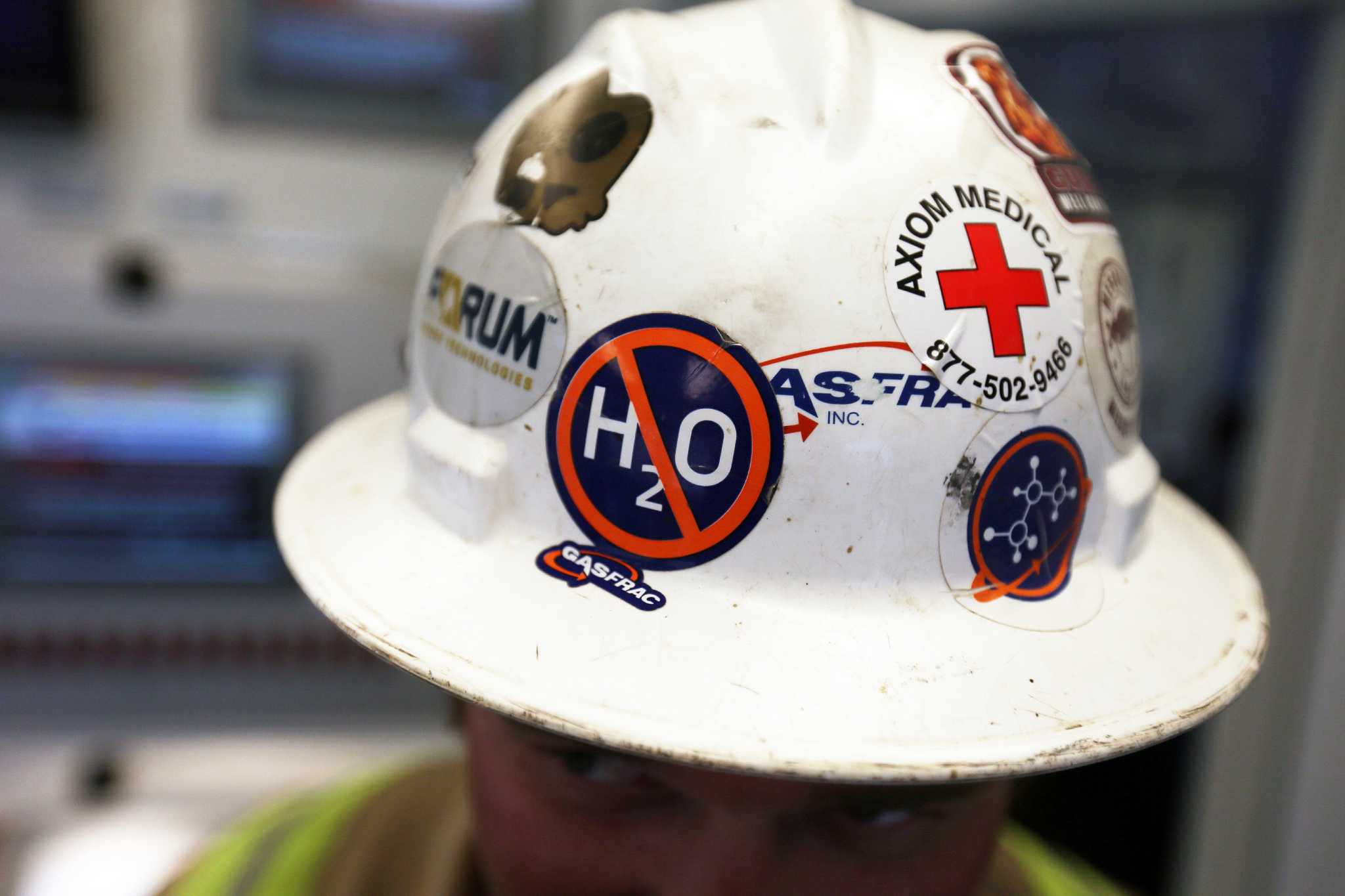 Waterless fracking makes headway in Texas, slowly