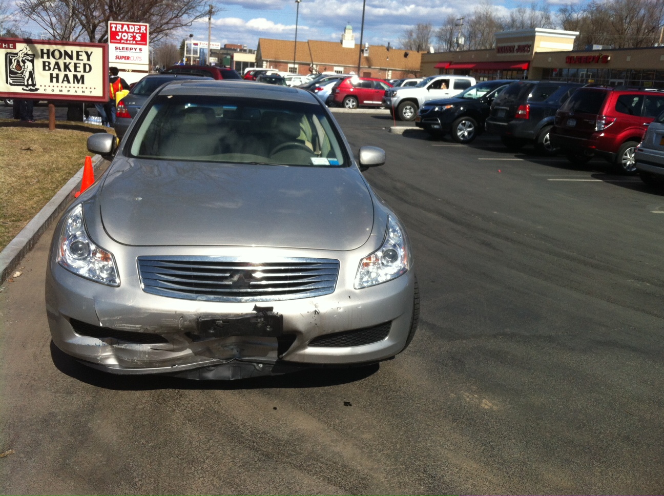 One hurt in 3-car Colonie crash