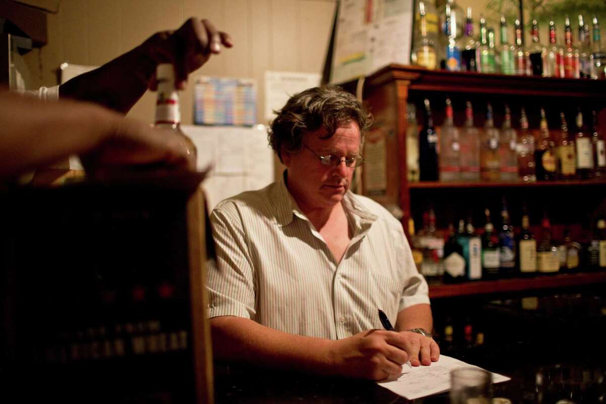 Kiss this River Oaks make-out bar goodbye