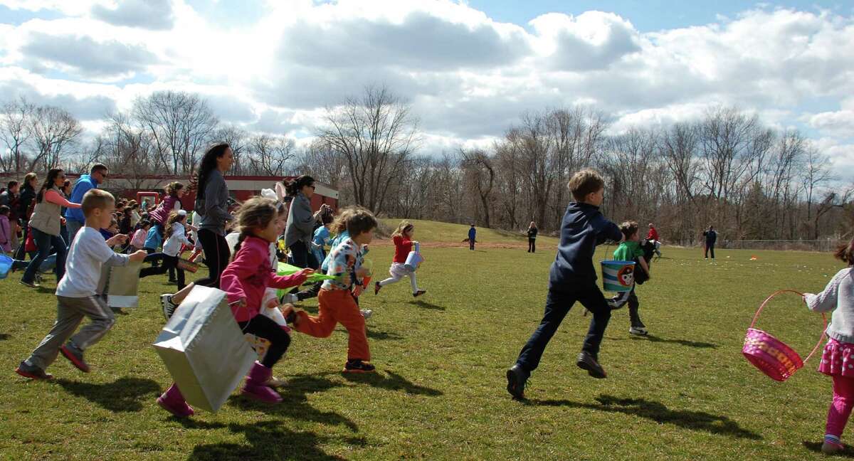 Greens Farms Firefighters Host Scramble For Easter Bounty