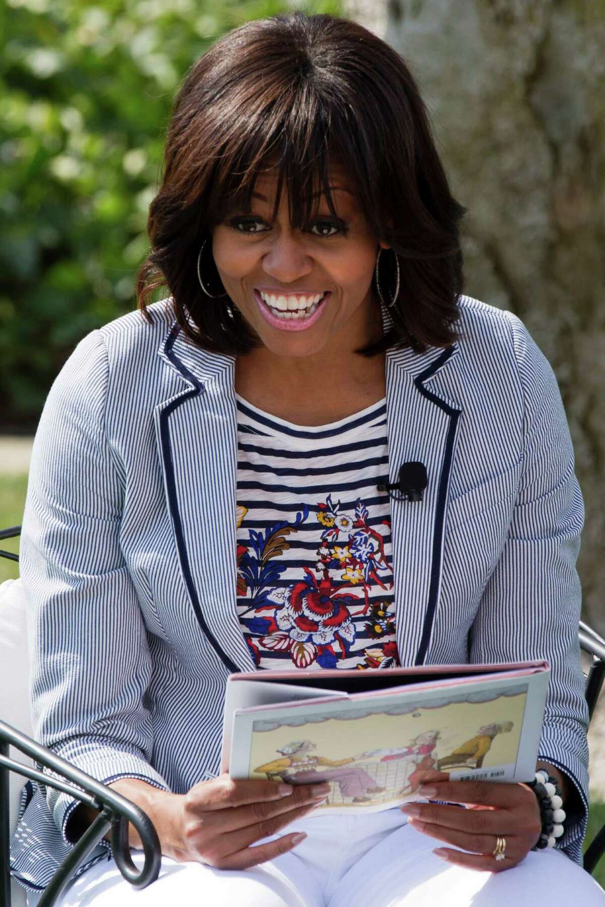 Obamas welcome children to annual Easter Egg Roll