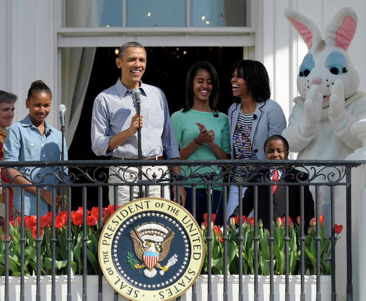 Obamas welcome children to annual Easter Egg Roll
