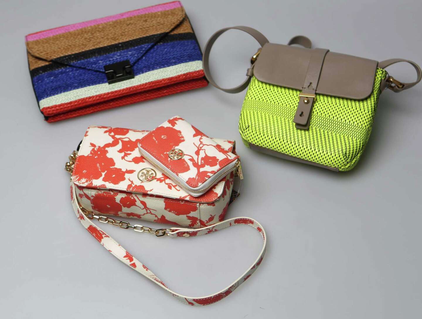 Spring's handbags all about color