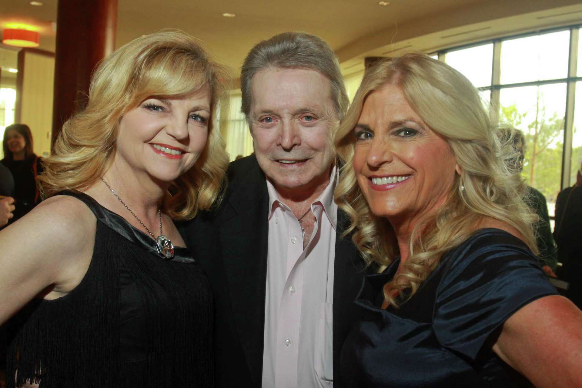 Mickey Gilley plans return of his famous club to Pasadena