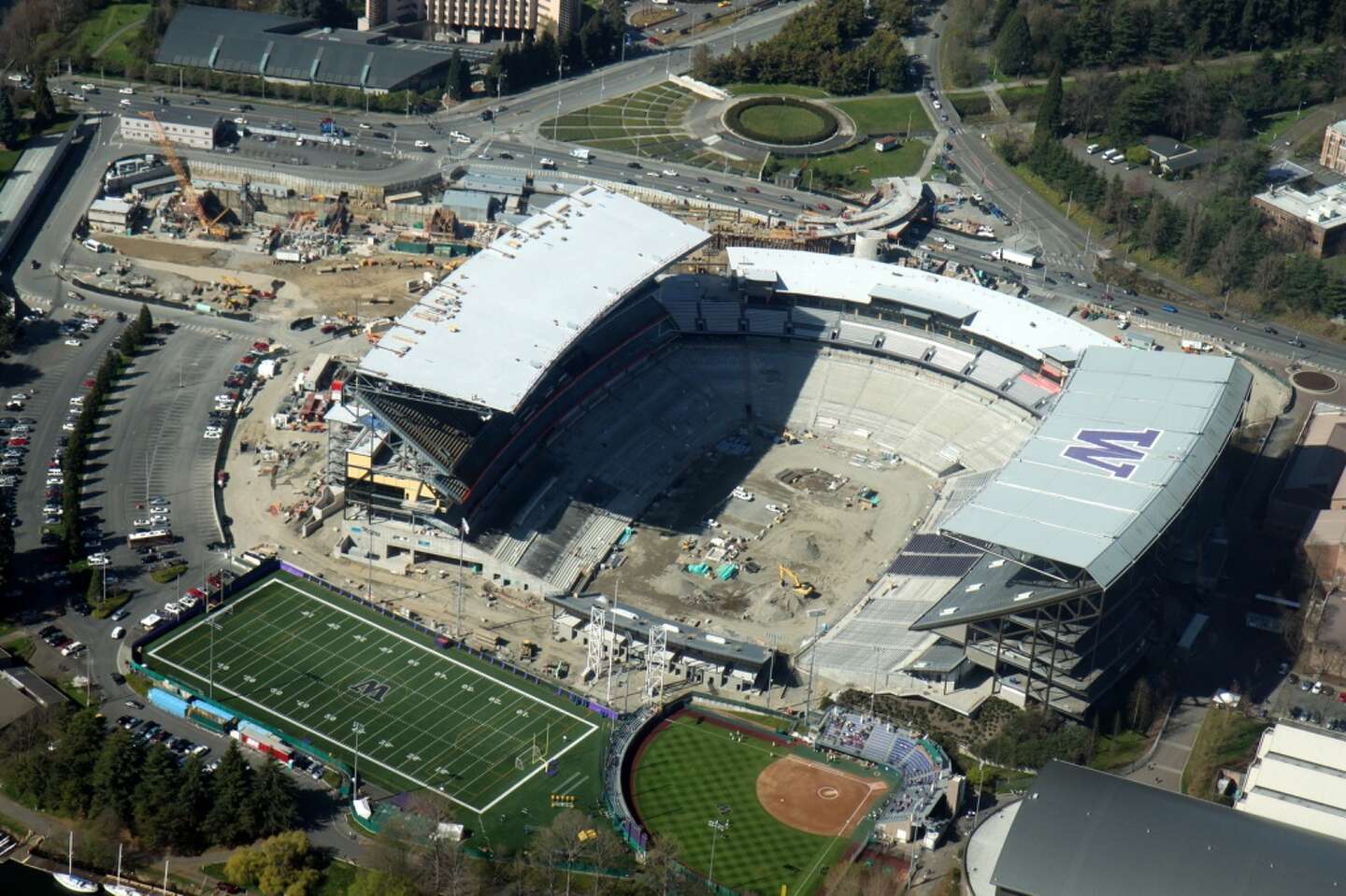 New Husky Stadium on schedule for kickoff Aug. 31