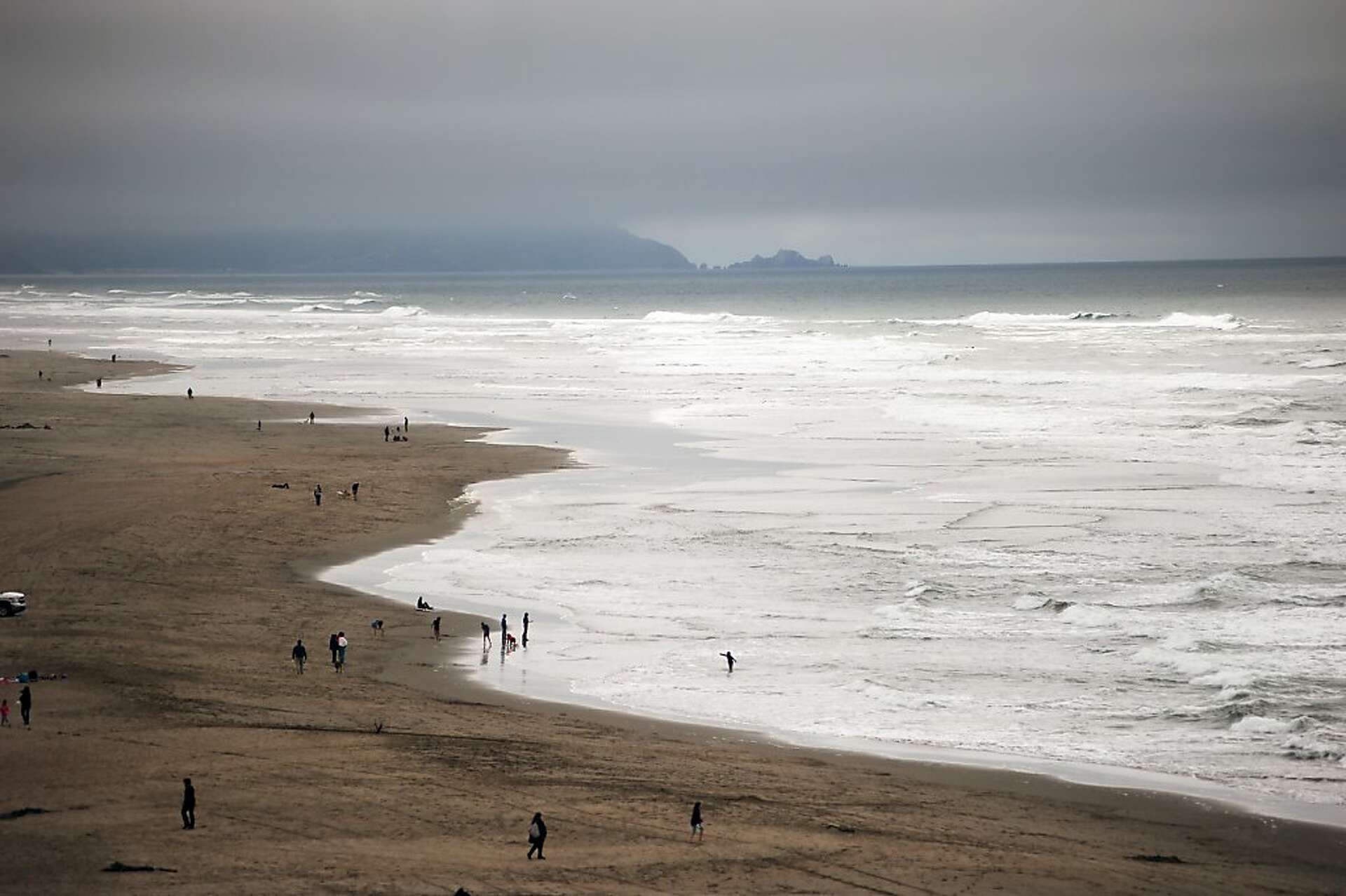 Severed foot in shoe washes up on Ocean Beach