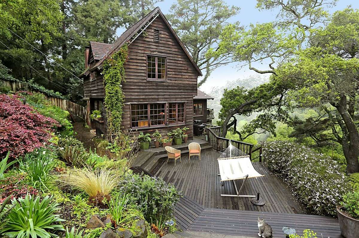 Berkeley craftsman offers canyon, bay views