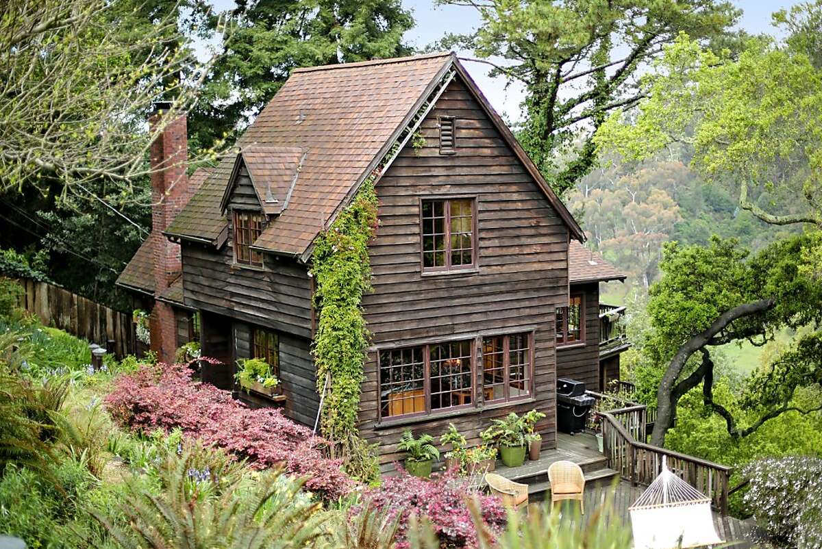 Berkeley craftsman offers canyon, bay views