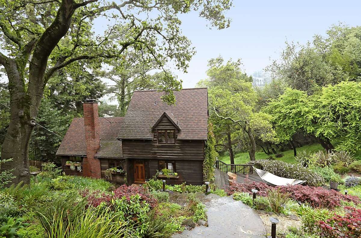 Berkeley craftsman offers canyon, bay views