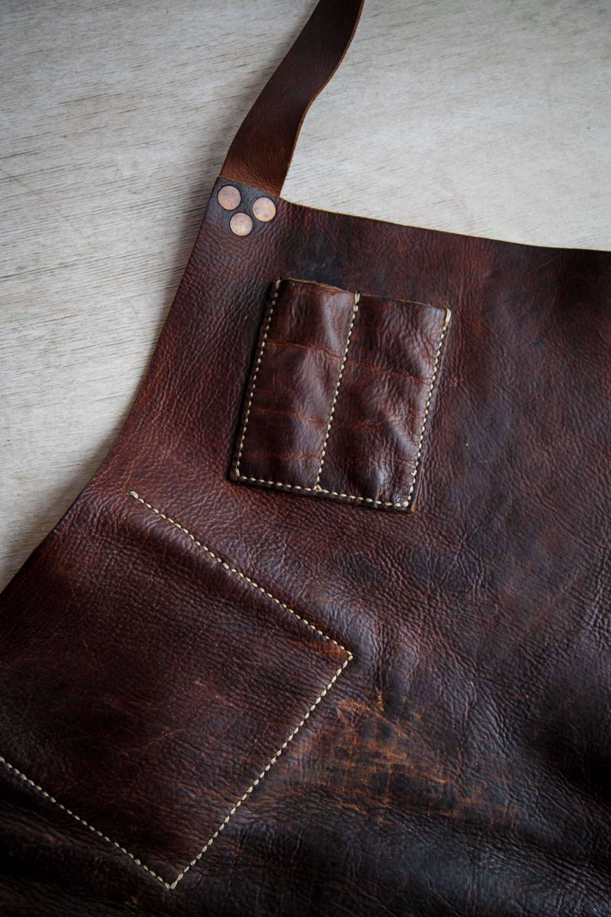 Houston restaurants serve up waitstaff style and fashion