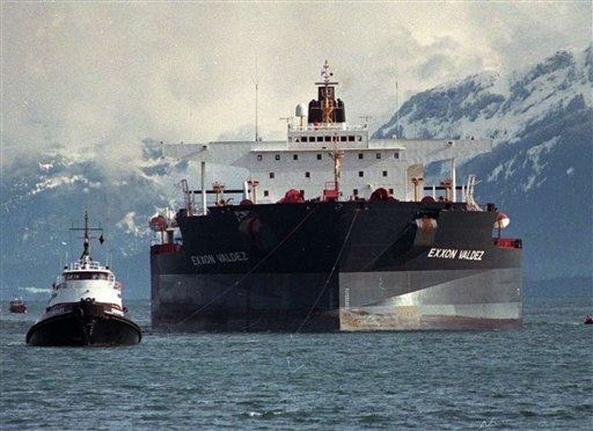 30 years later, re-live the incredible scenes from the Exxon Valdez oil ...