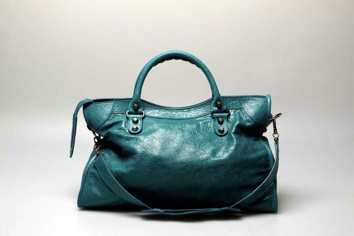 Spring's handbags all about color