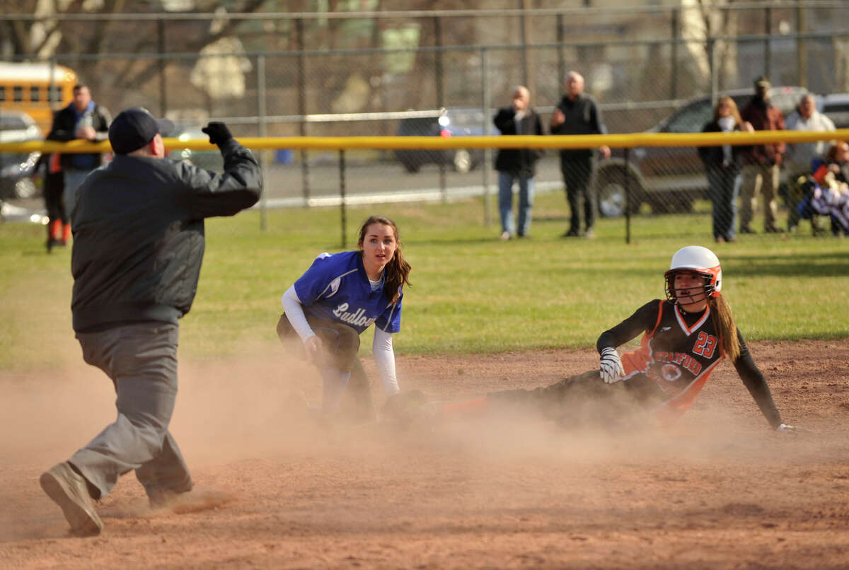 Ludlowe softball downs Stamford