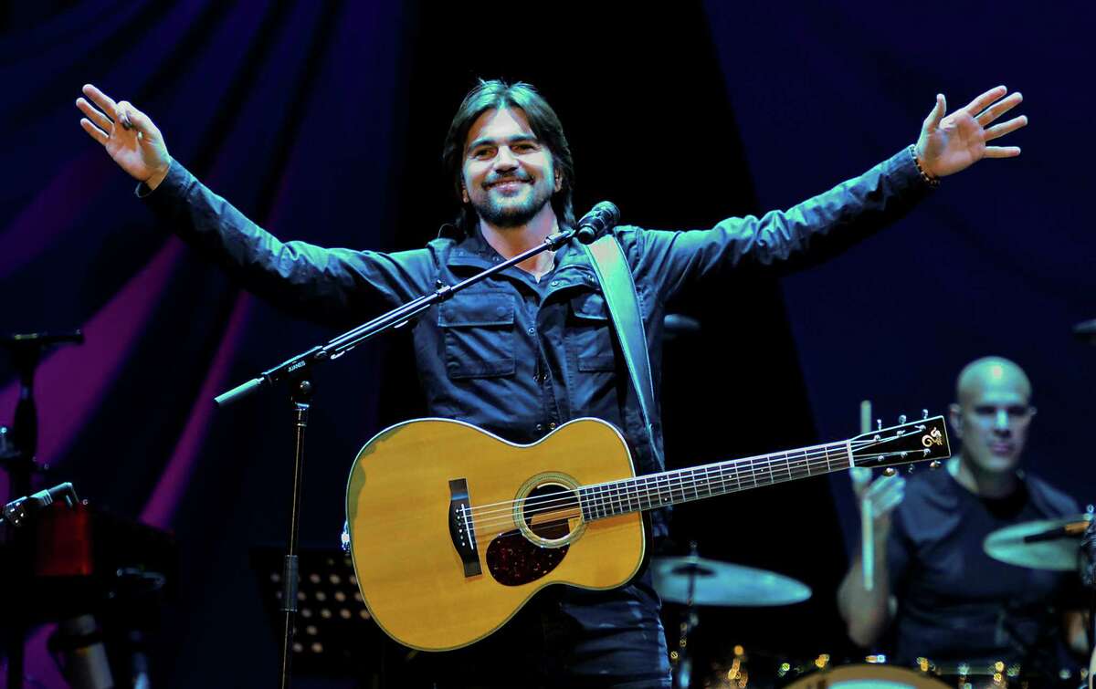 Pop star Juanes says memoir is a thanks to fans Pop star Juanes says memoir is a thanks to fans