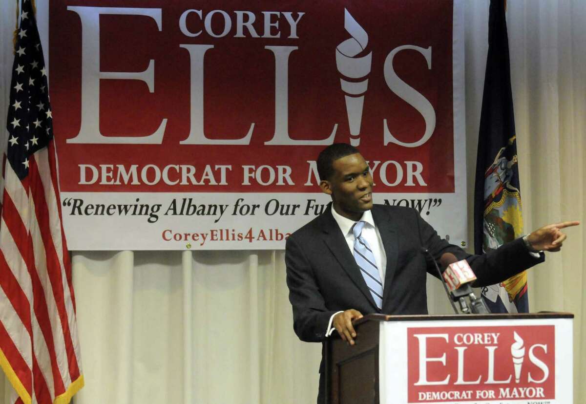 Ellis starts run for mayor