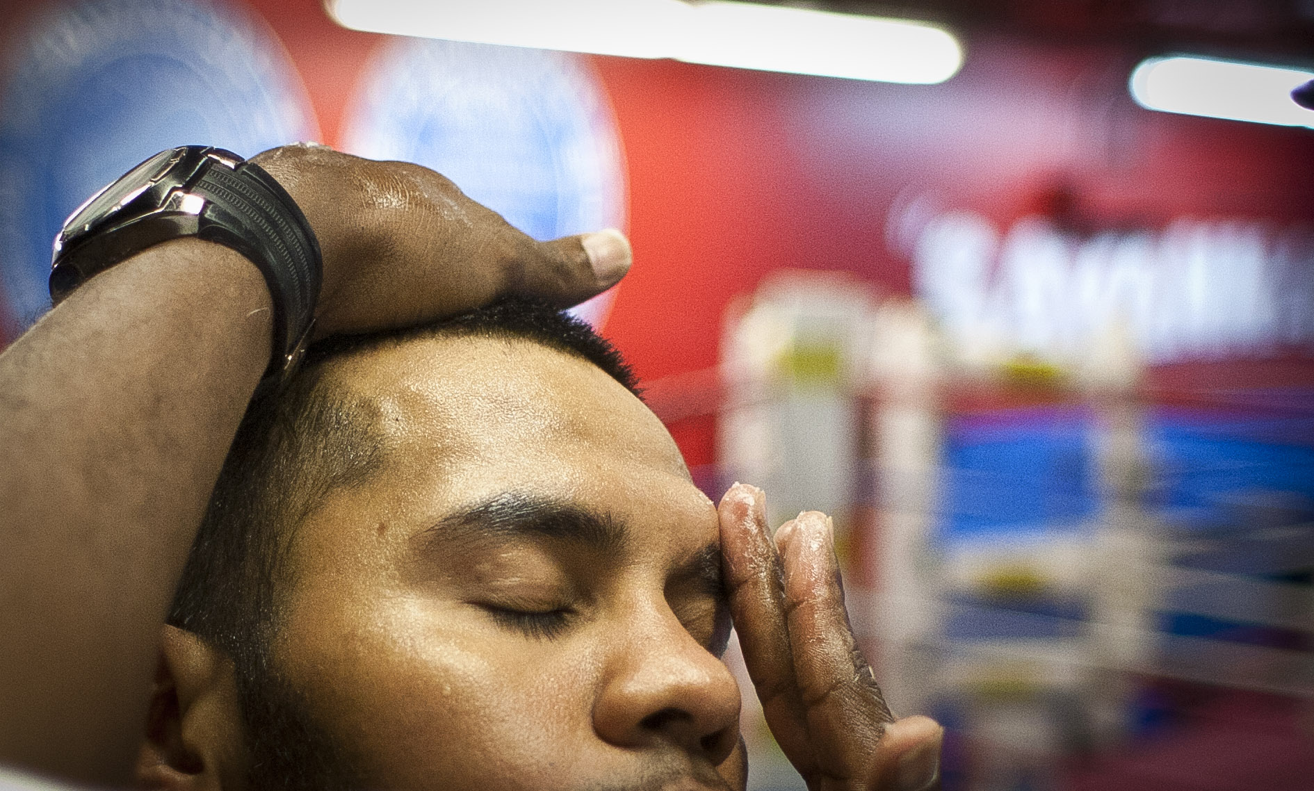 Diaz can't fight it; boxing is in his blood