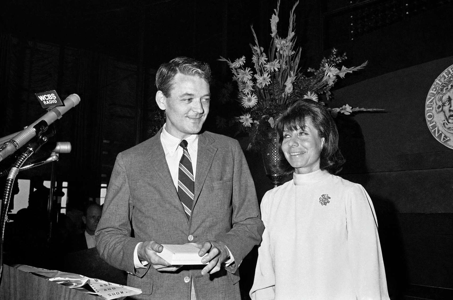 Hal Holbrook returns to SETX where he already has a lifelong Silsbee friend