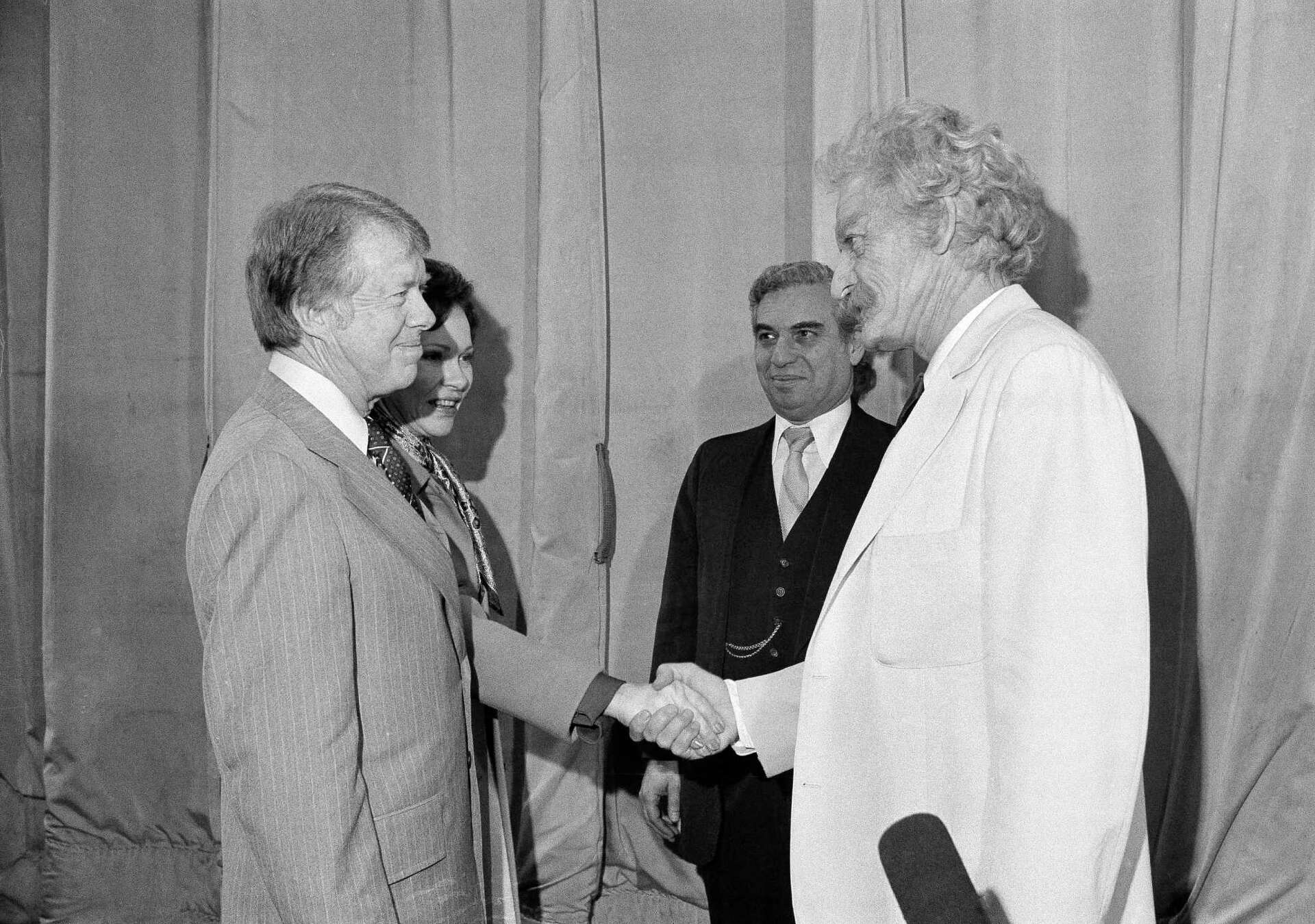 Hal Holbrook returns to SETX where he already has a lifelong Silsbee friend