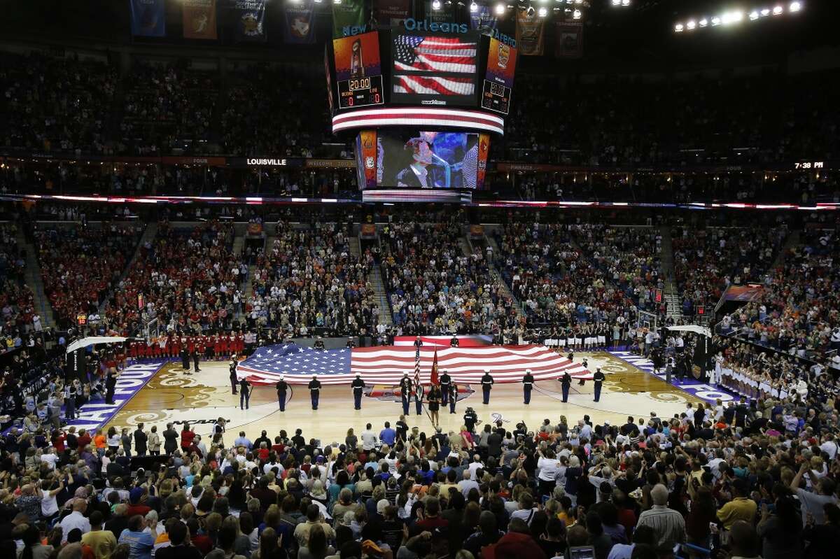 Elite 8: UConn wins record-tying national title