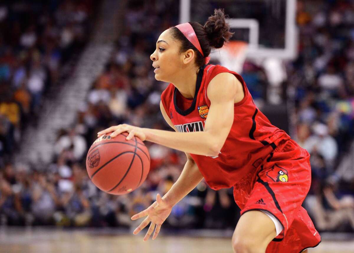 Elite 8: UConn wins record-tying national title