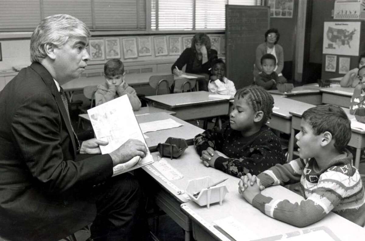 Dodd to announce he won't seek re-election