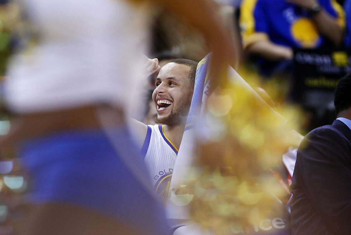 Warriors beat T'wolves, clinch playoffs