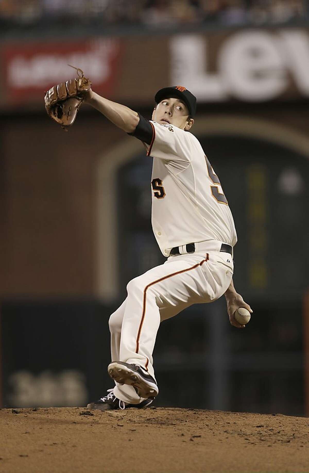 SF Giants, Lincecum beat Rockies, 9-6