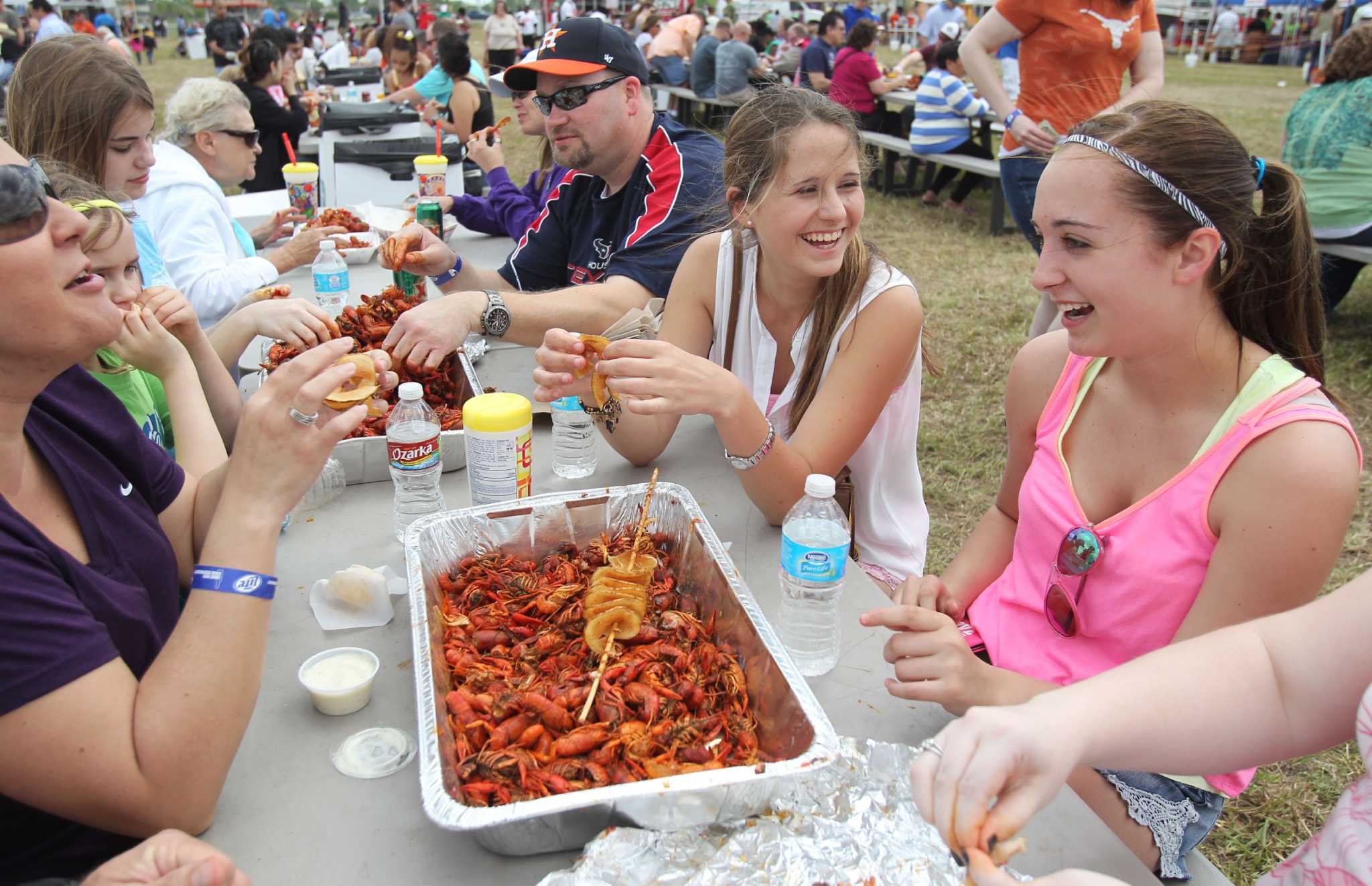Take laid-back approach to feasting on mudbugs