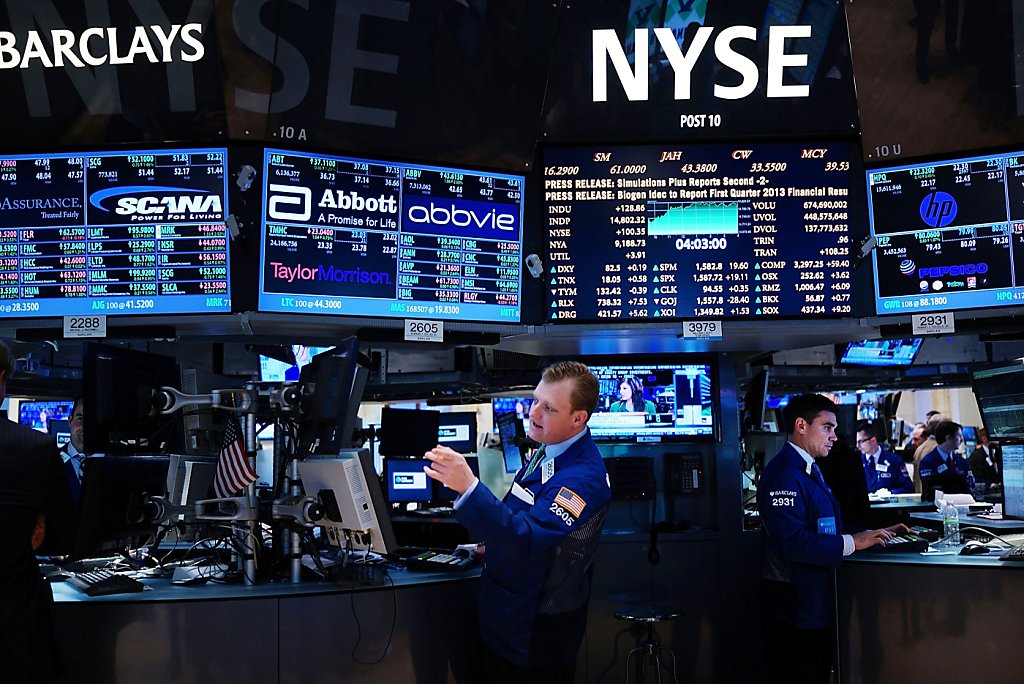 Technology stocks' gains boost market