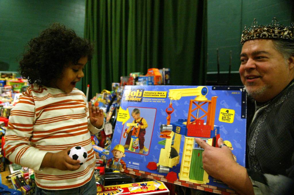 Three Kings bearing lots of gifts bring joy to kids