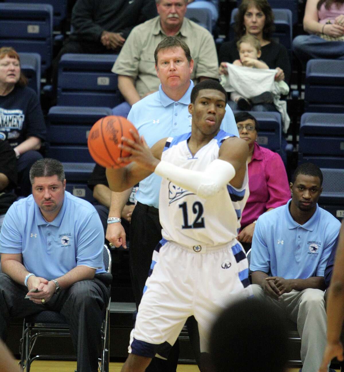 LSC-PA extends Seahawks' basketball coach Madison's contract