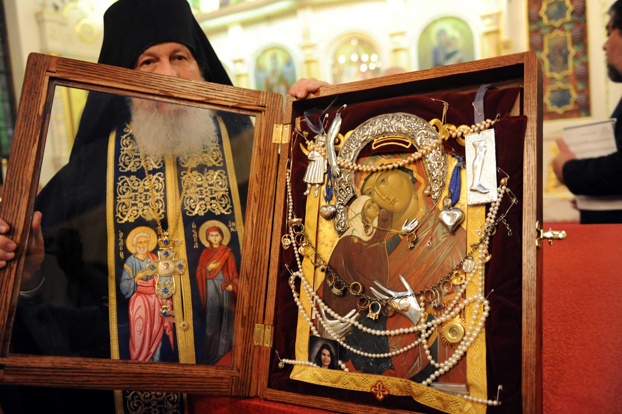 'Weeping' icon visits Watervliet