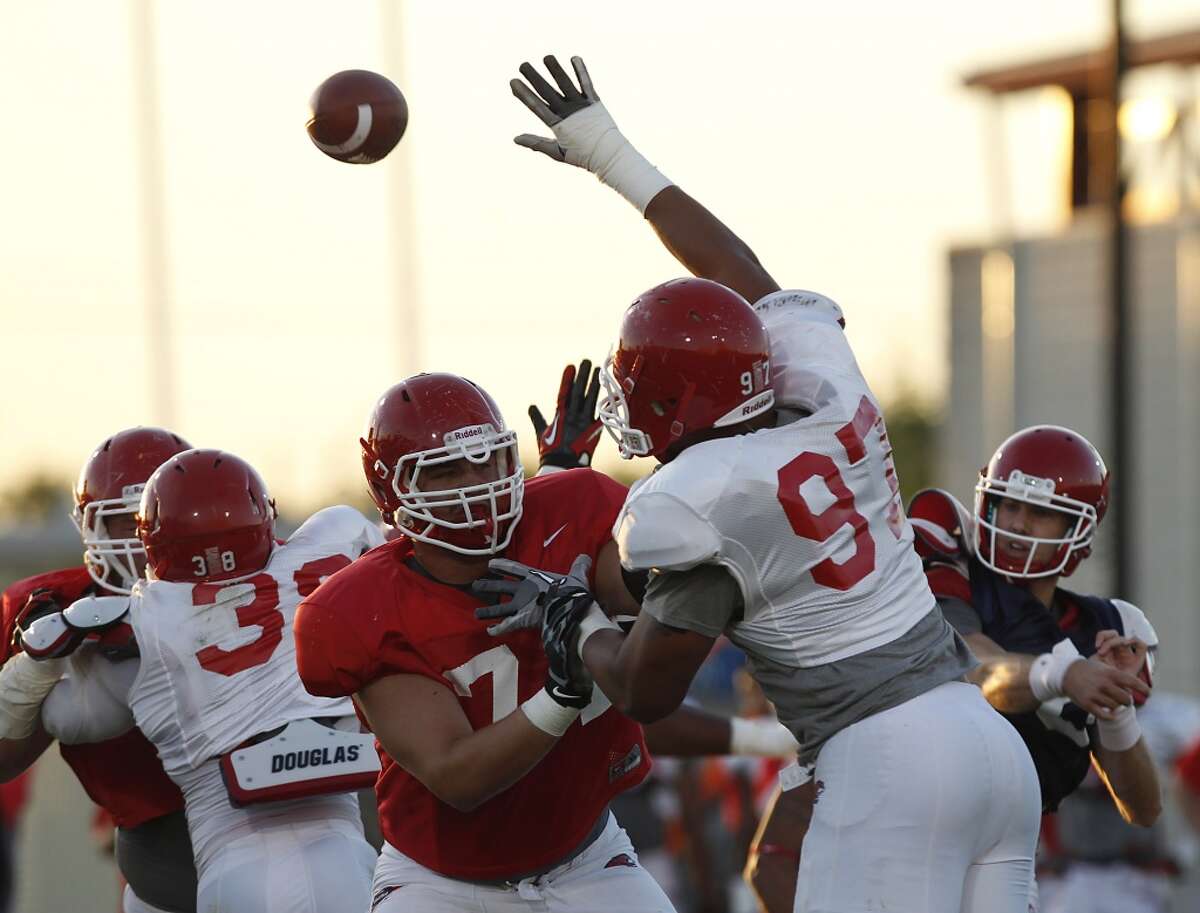 Piland impresses in UH's Red and White spring game
