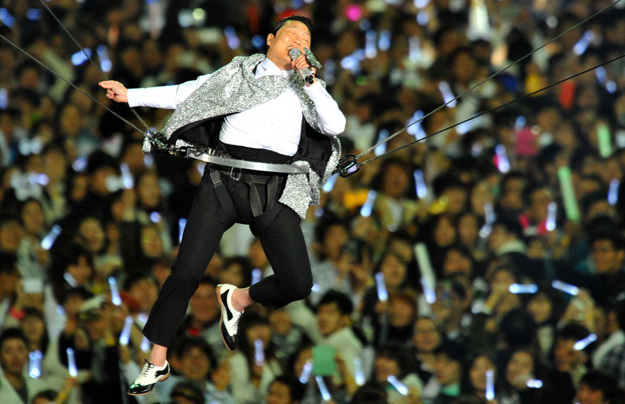 PSY releases new single