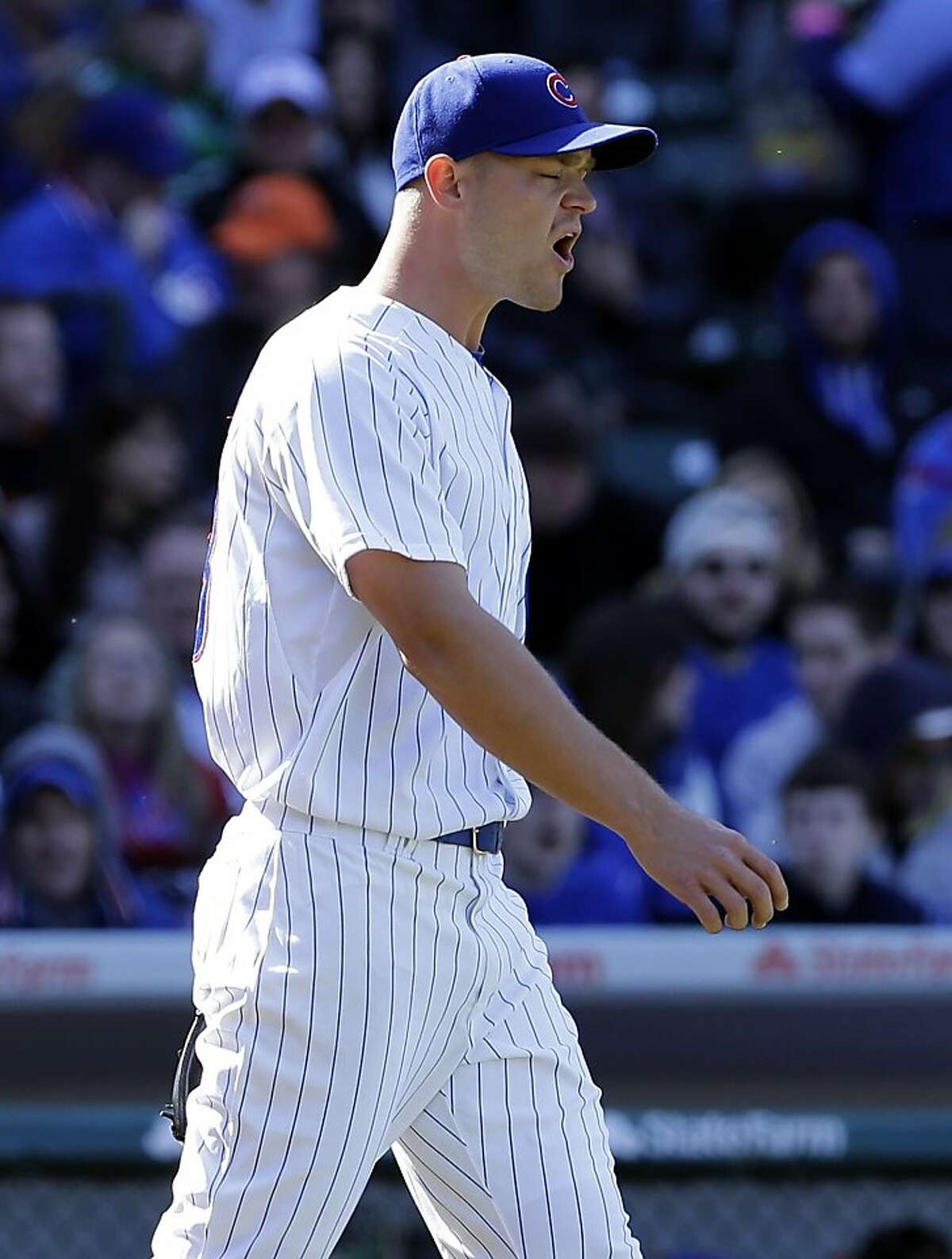 Giants come back to beat Cubs, 10-7