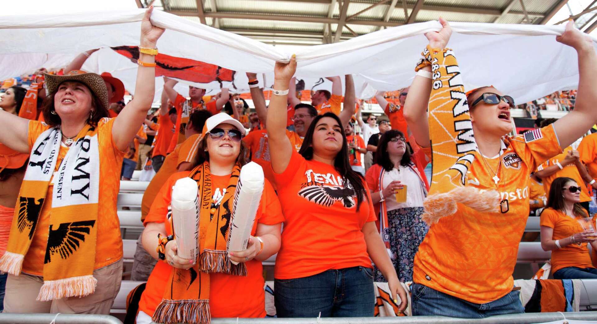 Dynamo keep streak alive with win over Fire