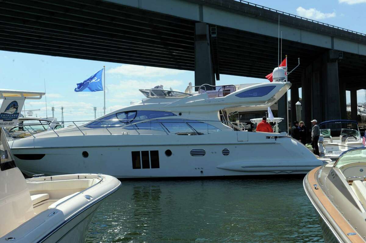 Cos Cob boat show draws hundreds