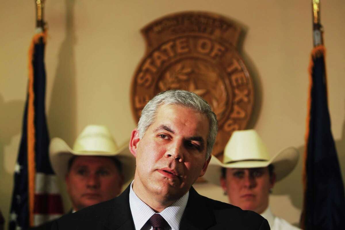 Jailed woman accused of ordering hit on prosecutors