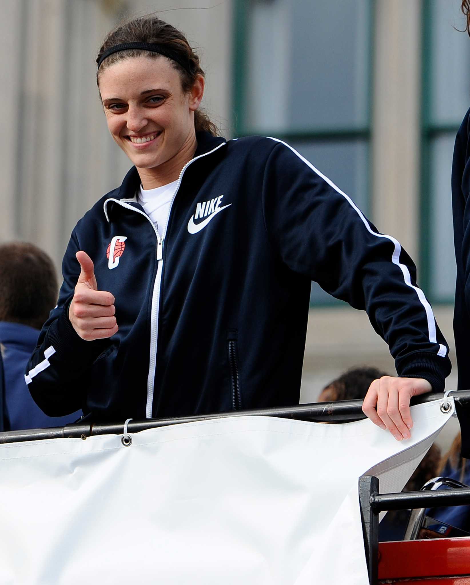 Sun take UConn's Faris in 1st round of WNBA draft