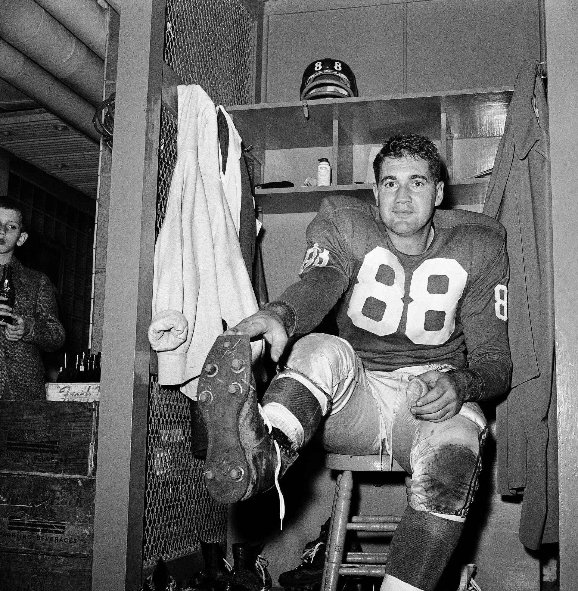 Legendary voice gone: Pat Summerall dead at 82