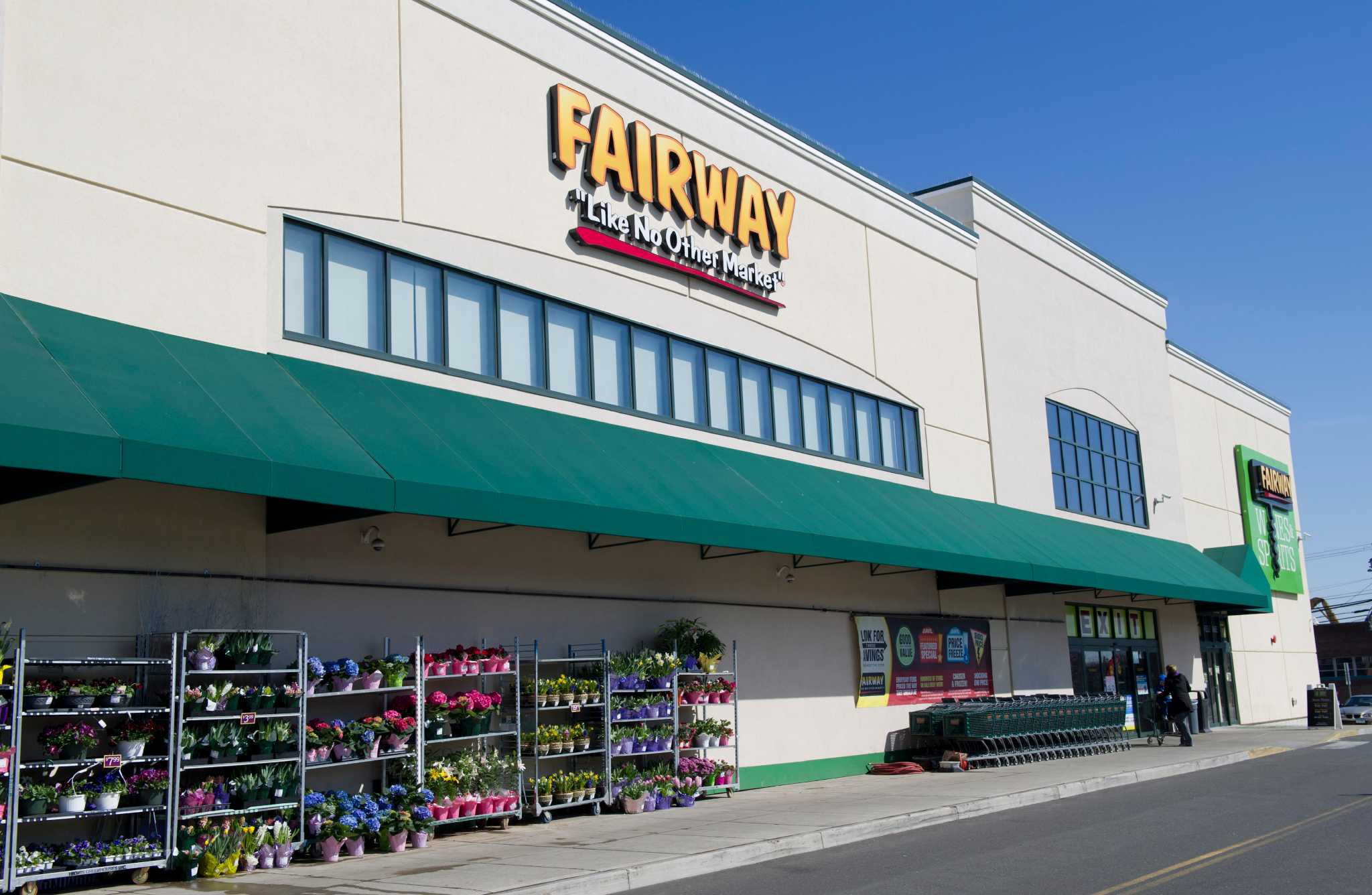 Fairway makes strong trading debut