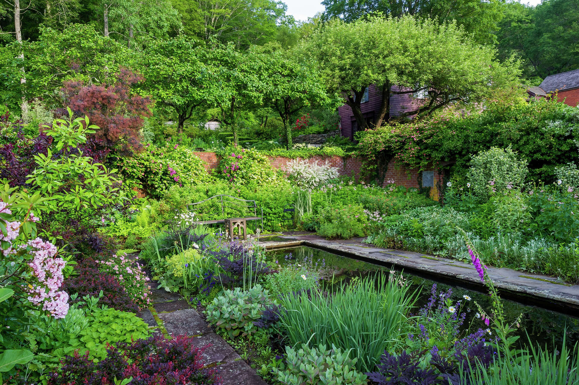Meet author of 'Private Edens, Beautiful Country Gardens'