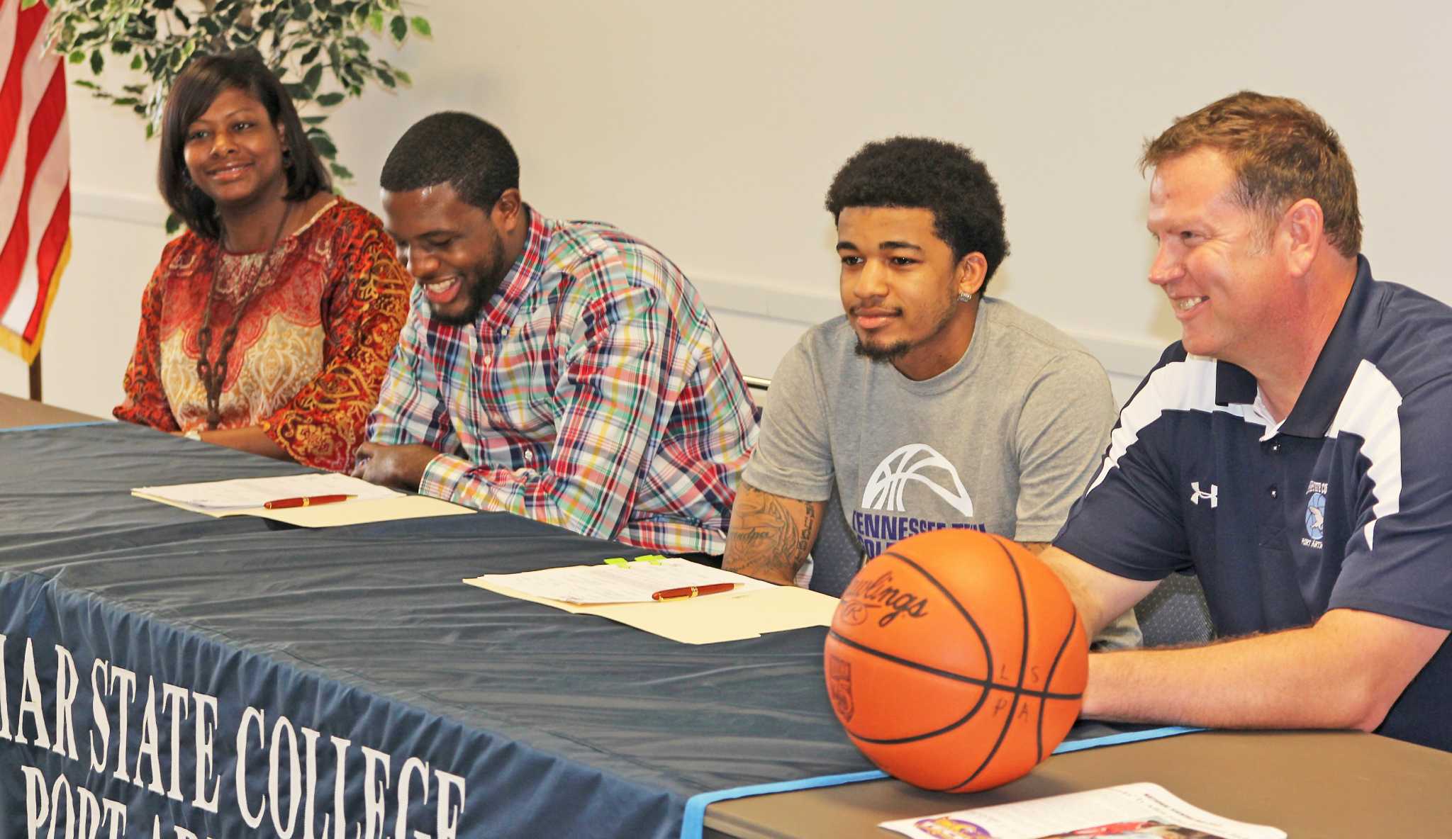 LSC-PA basketball players sign with DI schools