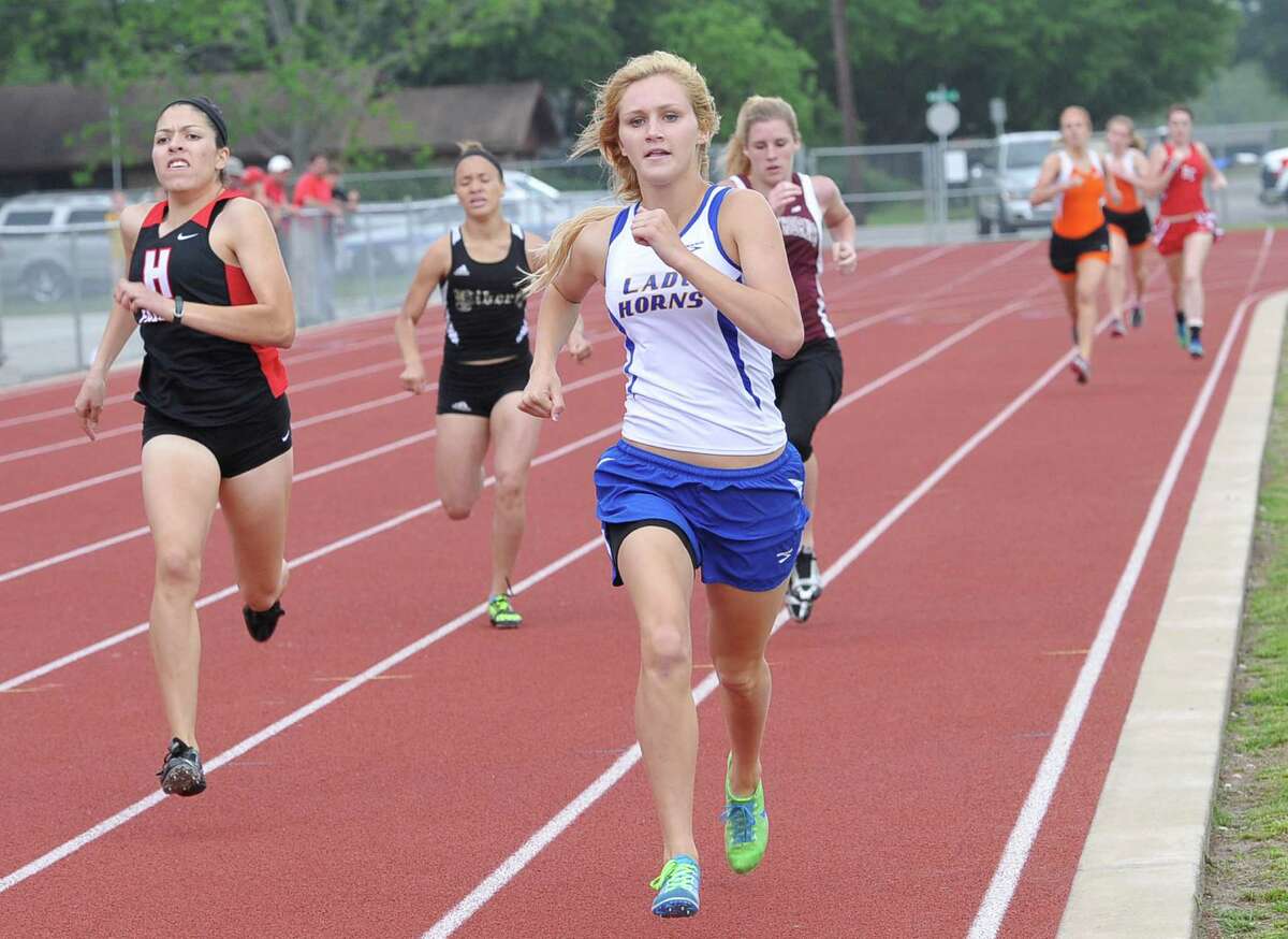 Ozen, WO-S boys track have state title hopes