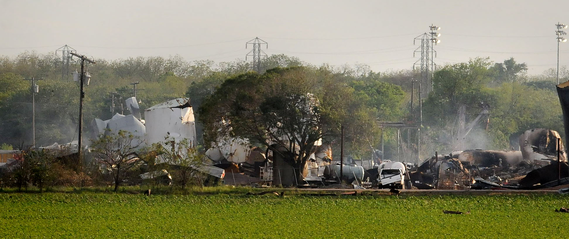 Fertilizer explosion death toll rises to 14