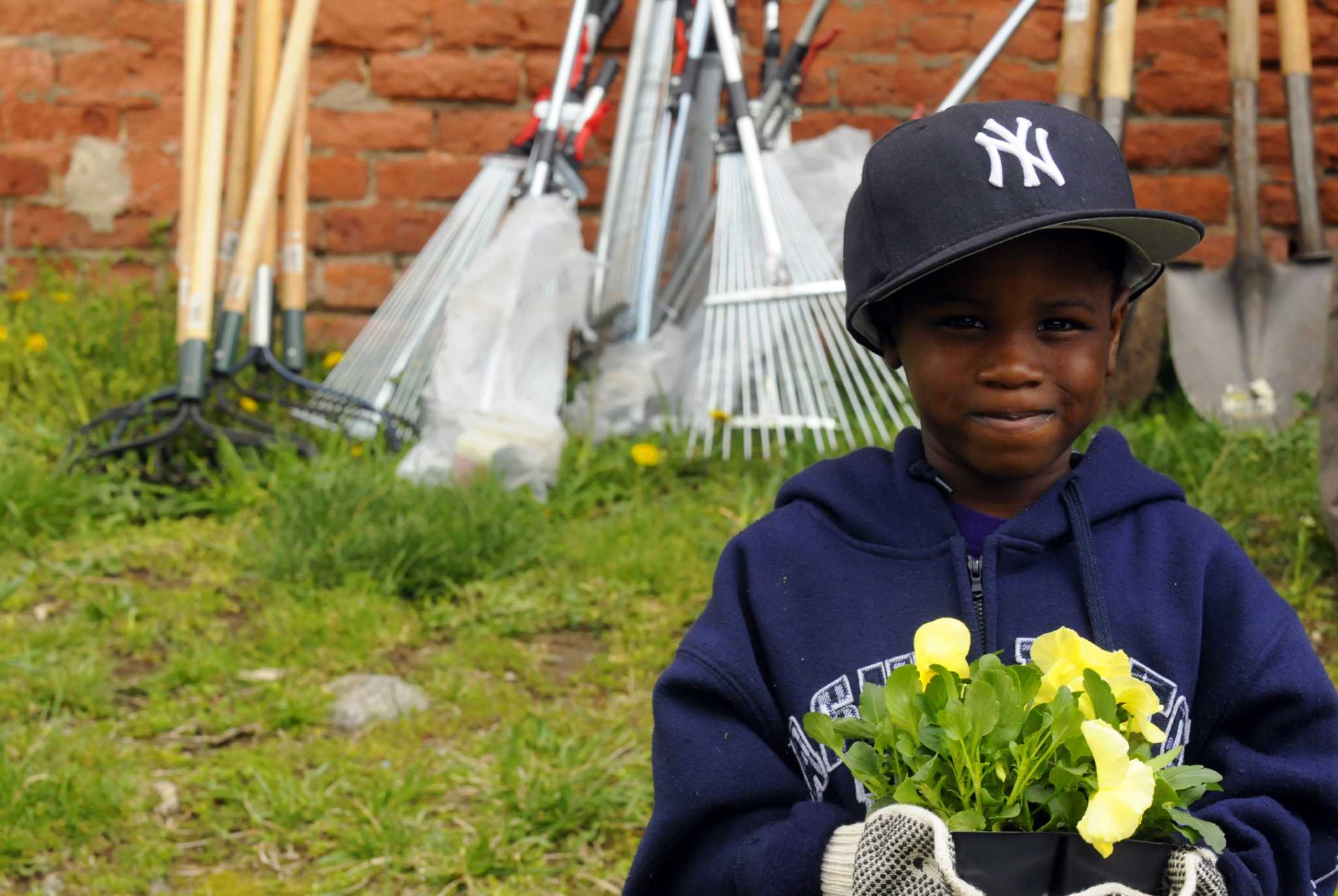 Photos: Earth Day cleanups