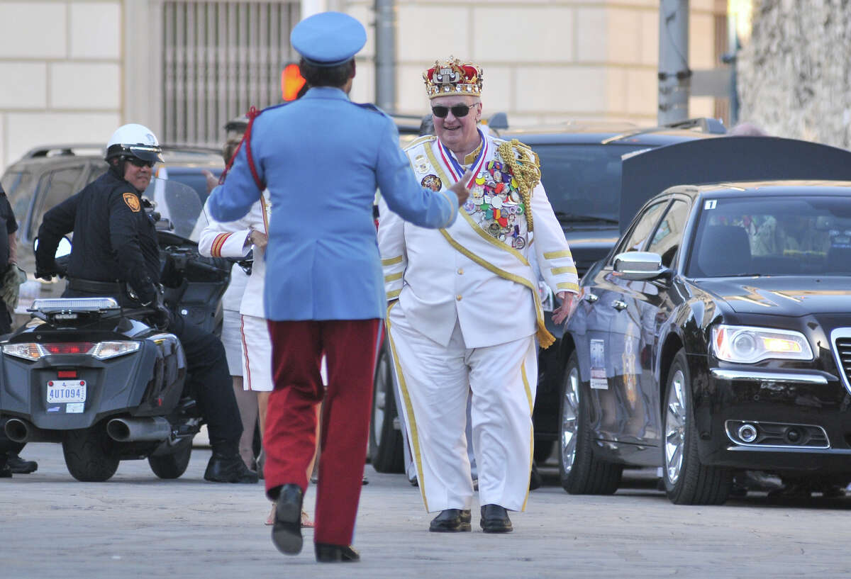 Auto dealer was Rey Feo, known for generosity